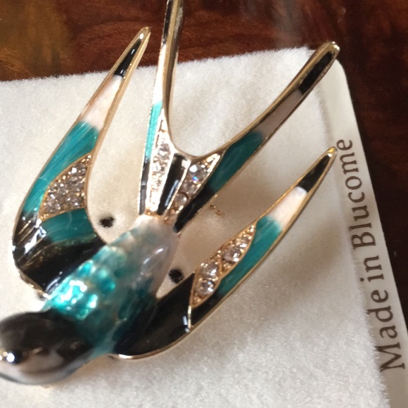 Jewelry | New Swallow Bird Broochpin Great Face Detail | Poshmark